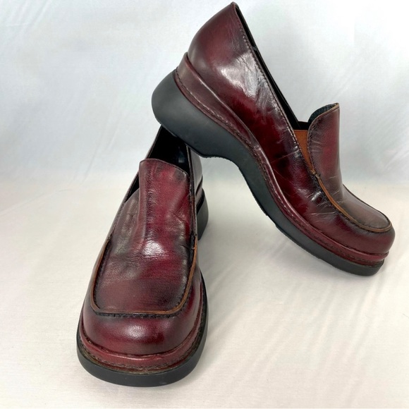 Clarks | Shoes | Clarks Womens Maroon Leather Shoe 75 Slip On Closed ...